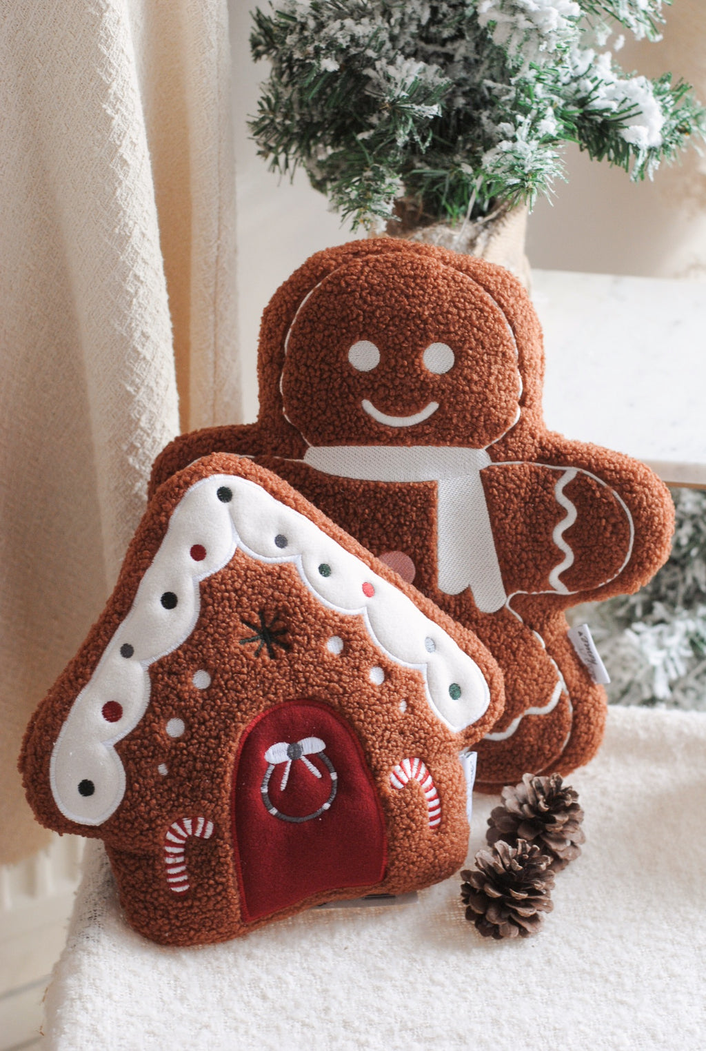 Gingerbread House Cushion – Beauty & Bobs